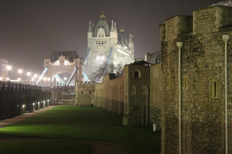 An Evening in London. Private Panoramic night Tour - In-Depth Look at the Itinerary