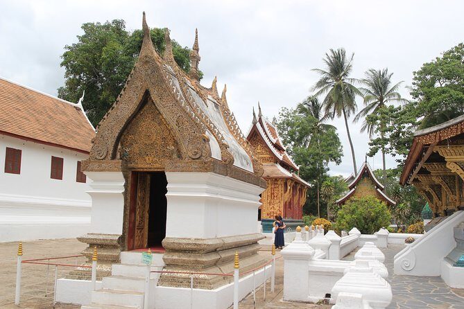 An Unforgettable Journey through Luang Prabang - The Experience of Visiting Temples and the Royal Palace