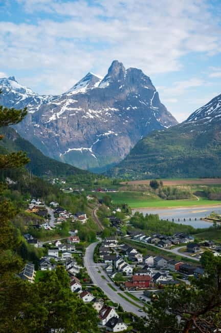 Åndalsnes: A Journey Through The Troll Road and Wall - An In-Depth Look at the Tour Experience