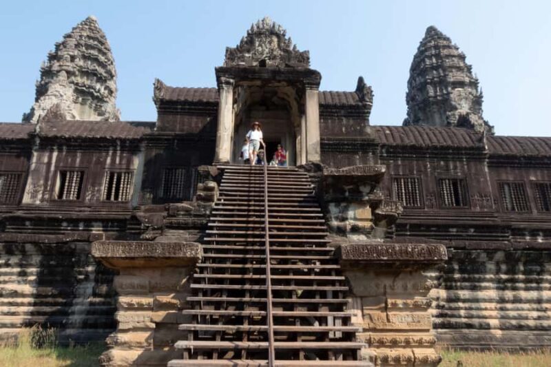 Angkor Sunrise Photography Tour By Motor Bike - Lunch and the Quiet Gate of Angkor Thom