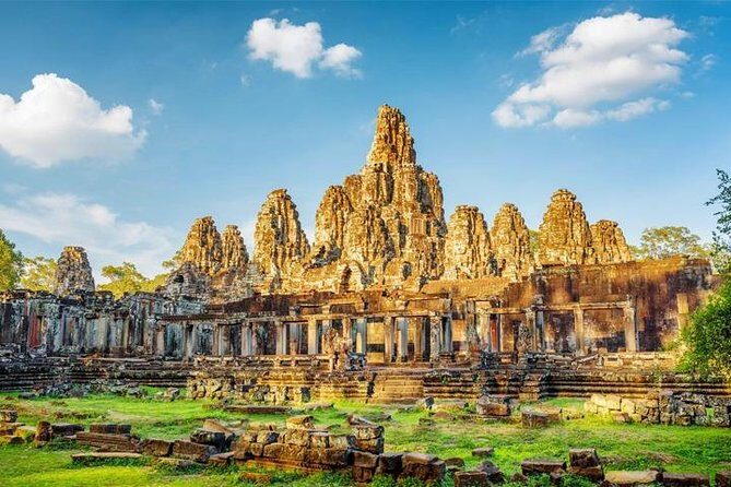 Angkor Temple Bike Tour from Siem Reap Inclusive of Lunch & pickup/drop-off - Detailed Breakdown of the Itinerary