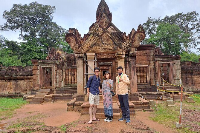 Angkor Temple Sunrise Full-Day Tour (Group Tour by Minivan) - Stop 2: Srah Srang