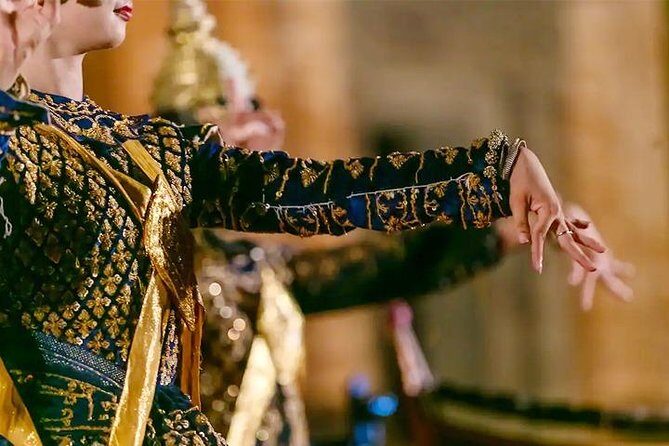 Angkor Village Apsara Theatre & Evening Tour by tuk tuk - An In-Depth Look at the Experience