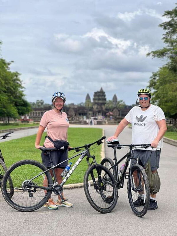 Angkor Wat Bike Tour with Lunch Included - What Travelers Say