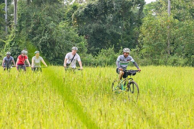 Angkor Wat Cycling Tour With local Tour Guide from Siem Reap - Exploring the Itinerary in Deep Detail