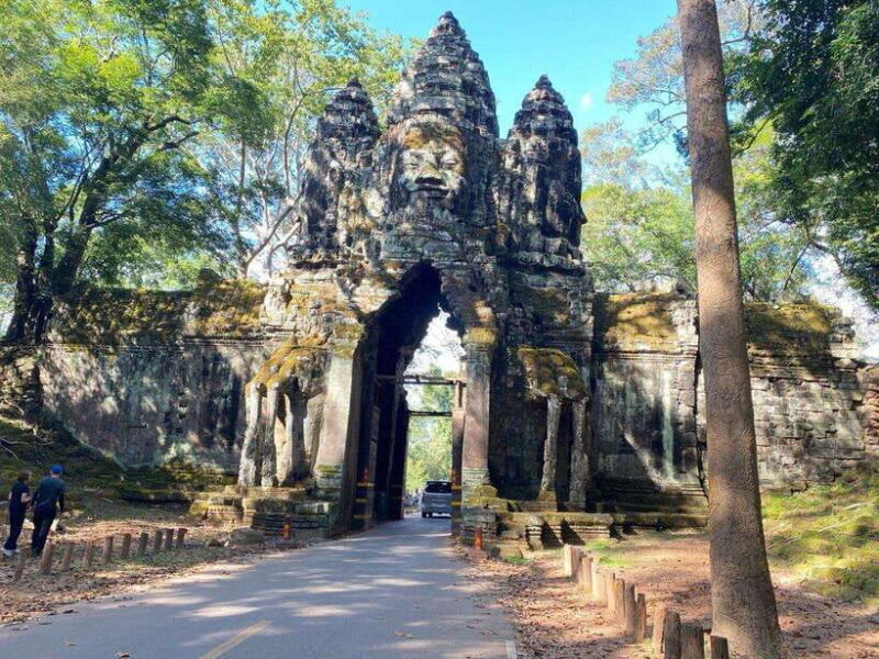 Angkor Wat four Days Tour Standard - Transportation, Guides & Group Dynamics
