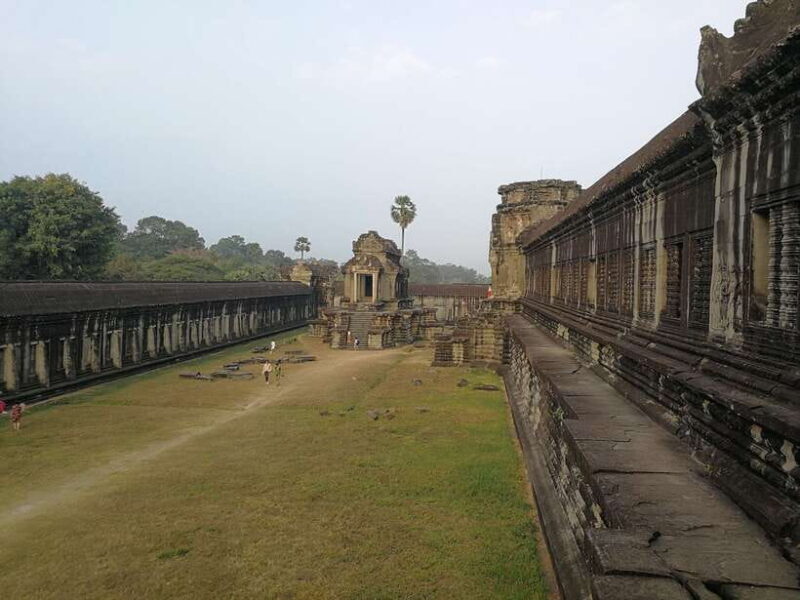 Angkor Wat Full-Day Private Tour with Sunset - Practical Tips