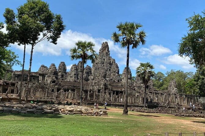 Angkor Wat Full Day Shared Tour with Guide - Authenticity and Authentic Experiences