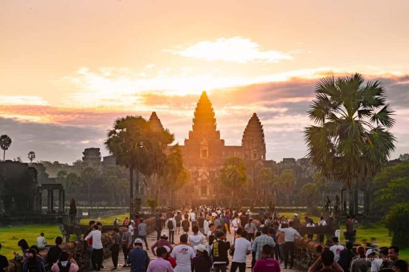 Angkor Wat Guided Joint-in Tour - The Experience: What to Expect from the Tour