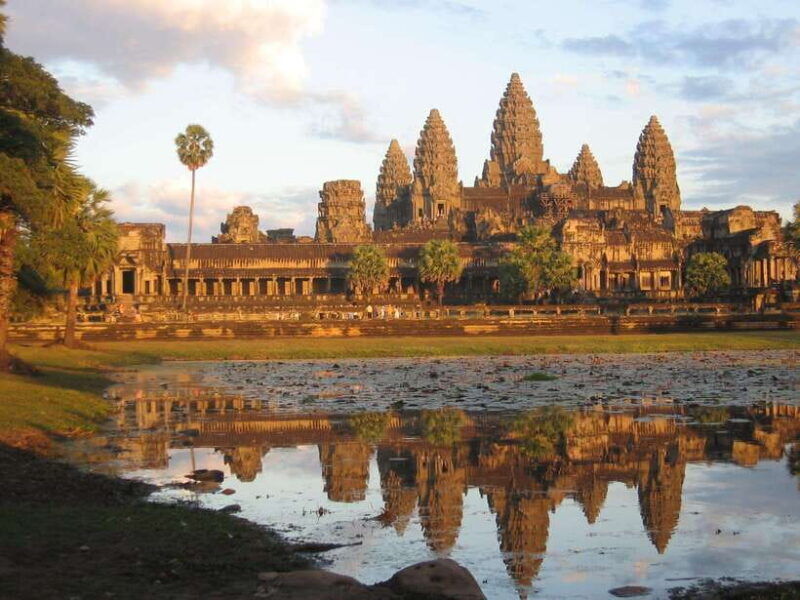 Angkor Wat: Small-Group Tour with Balloon Ride and Lunch - Key Points
