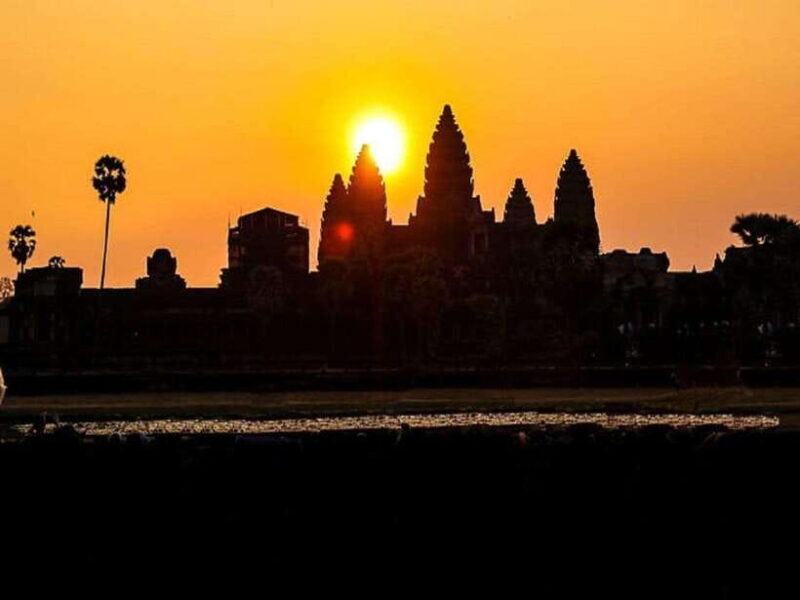 Angkor Wat Small Tour Sunrise With Private Tuk Tuk - Detailed Breakdown of the Itinerary