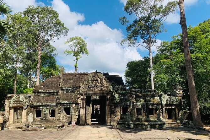 Angkor Wat Sunrise and Angkor Thom Sunset Tour - Key Points