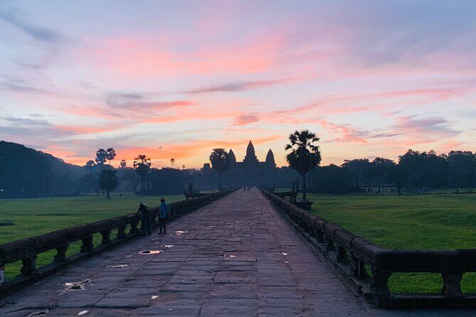 Angkor Wat Sunrise and Angkor Thom Sunset Tour - Why Choose This Tour?