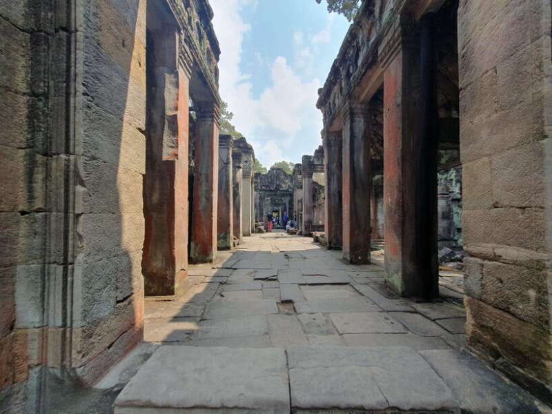 Angkor Wat Sunrise Main Temples Tour(Included Breakfast) - The Guide & Language