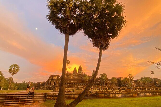Angkor Wat Sunrise Small Group Tour - Key Points