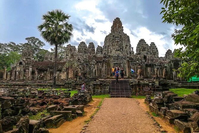 Angkor Wat Sunrise Tour with Small - Group and Guide tours - The Experience’s Practical Aspects