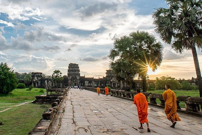 Angkor Wat, Ta Prohm, Angkor Thom, Bayon Temple Day Tour - An Overview of the Tour Experience