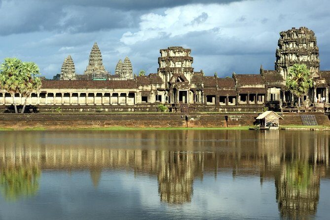 Angkor Wat Temples Tour with Entrance Ticket and Lunch - A Close Look at the Tour Experience