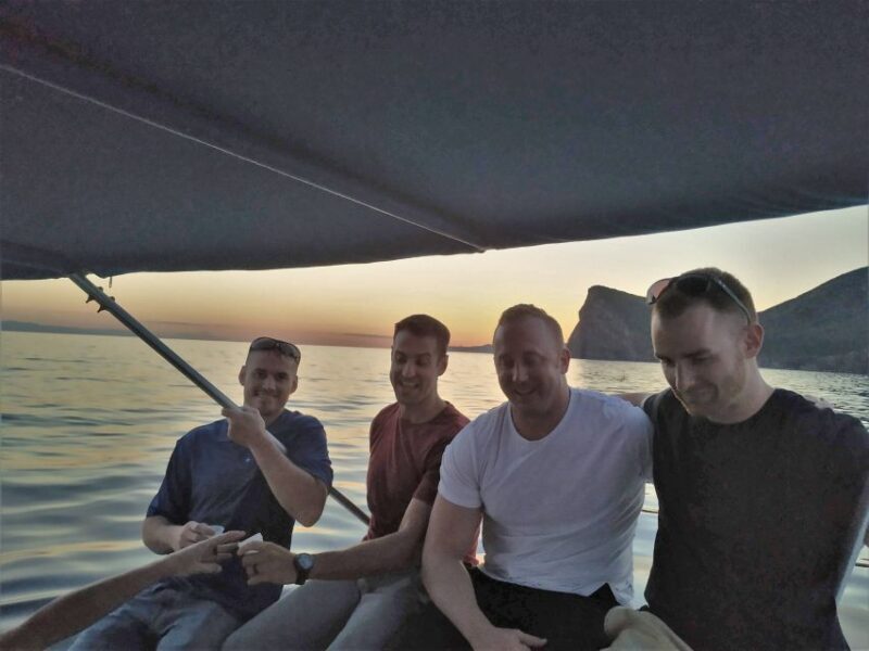 Angra do Heroísmo: Sunset Cruise with Local Drinks - Detailed Breakdown of the Experience