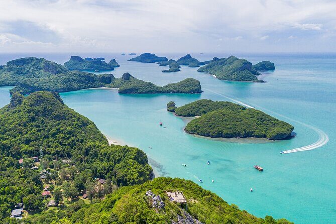 Angthong Marine Park Cruise on a Teakwood Yacht from Koh Samui - An In-Depth Look at the Angthong Marine Park Experience