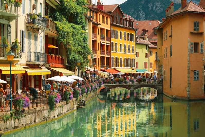 Annecy: Express Walk with a Local in 60 minutes - Highlights and Landmarks