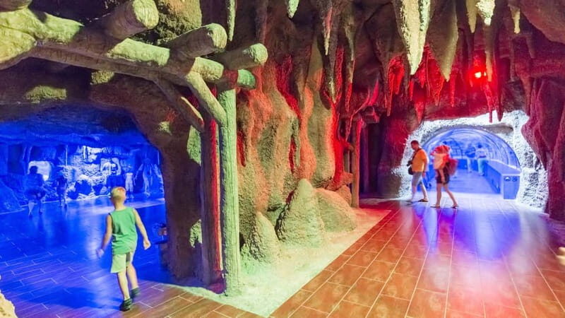 Antalya: Aquarium, Wax Museum, Snow World, Wild Park - Key Points