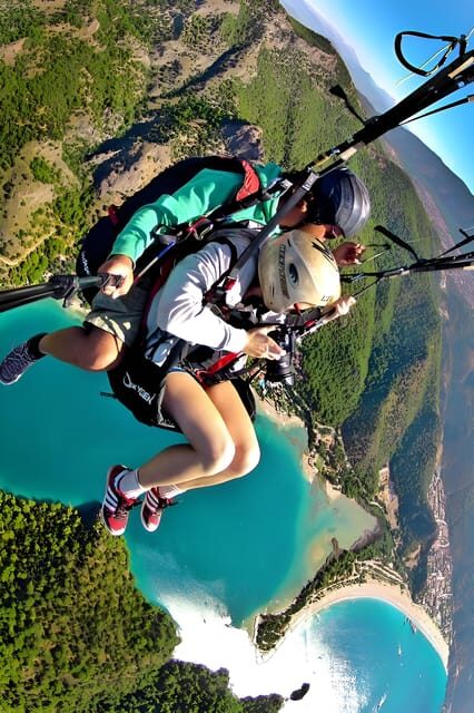 Antalya/Belek: Paragliding in Alanya with Optional Transfer - The Flight: Soaring Over Alanya
