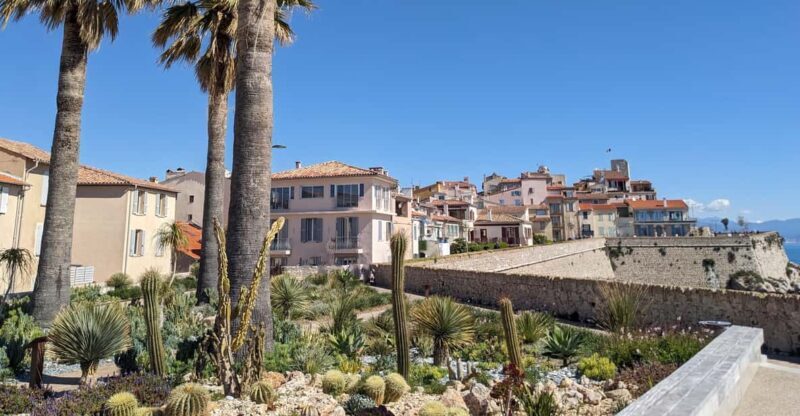 Antibes: 2 hour walking tour in the old town - Key Points
