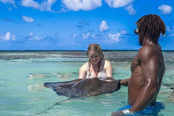 ANTIGUA FROM TOP TO BOTTOM: Stingray City, Beach, lunch & more... - Wrapping Up in St. John’s