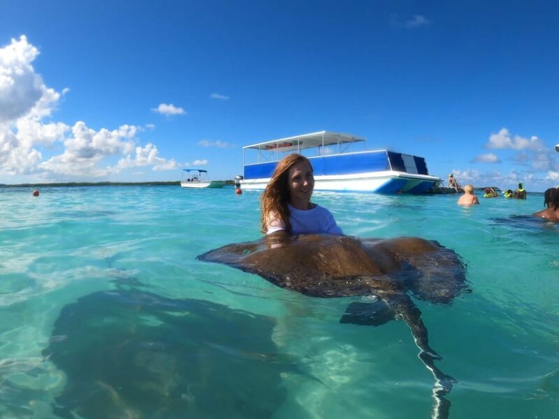 Antigua: Stingray City Experience with Round-Trip Transfer - Practical Tips