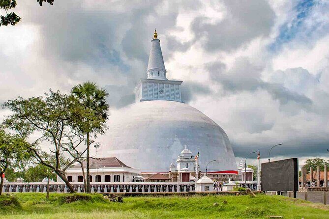 Anuradhapura Guided Day Tour of Ancient Ruins from Colombo - Exploring Anuradhapura: An In-Depth Look at the Itinerary