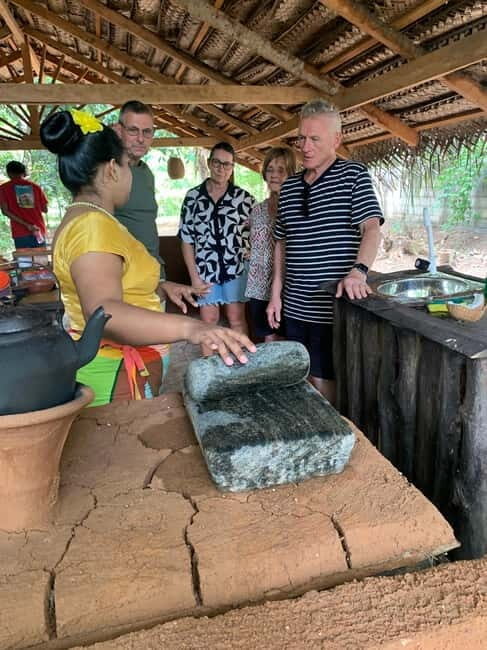 Anuradhapura: Traditional Fresh Coconut Roti Cooking Class - Key Points