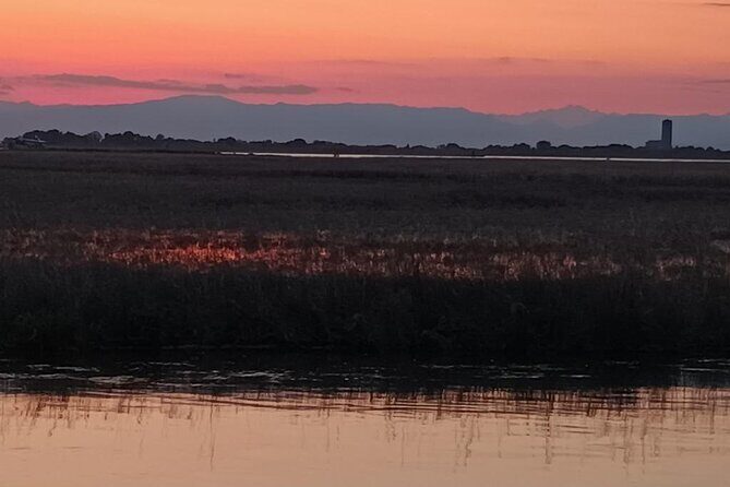 Aperitif at sunset in the Venice lagoon on a private boat. - Authenticity and Personal Touches