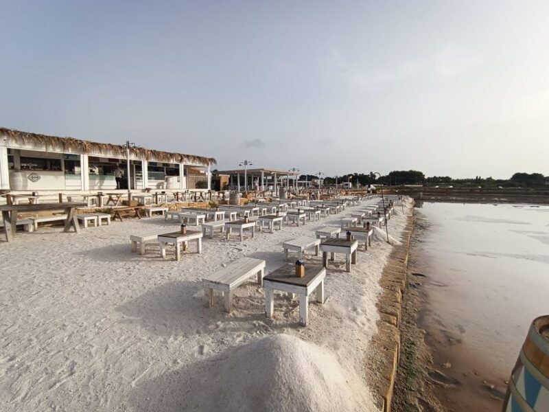 Aperitif in a old tub of salt in Marsala - Key Points