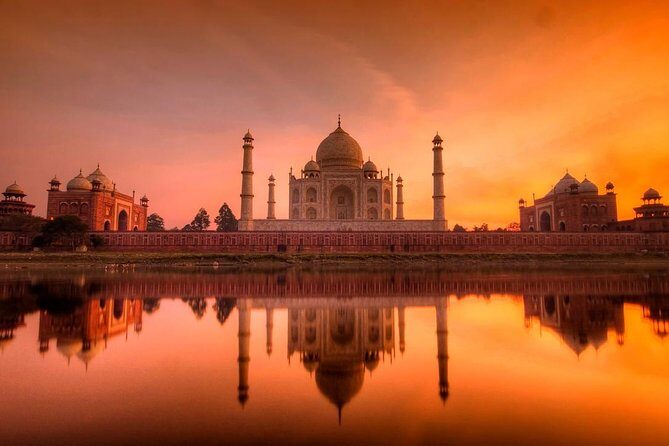 Approved Tour Guide in Agra full-day - Key Points