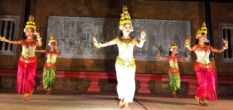 Apsara Dance Show with Dinner by Tuk-Tuk Roundtrip Transfer - What Makes This Experience Special?