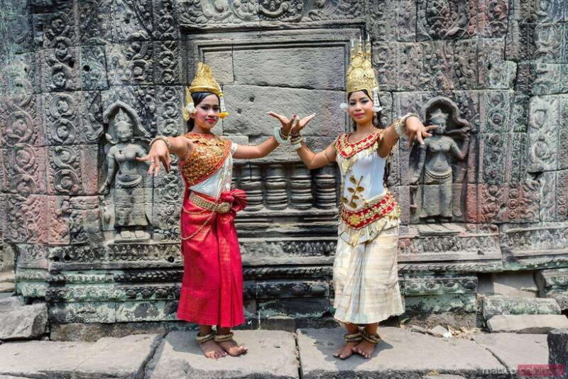 Apsara Dance Show with Dinner by Tuk-Tuk Roundtrip Transfer - Who Should Sign Up?