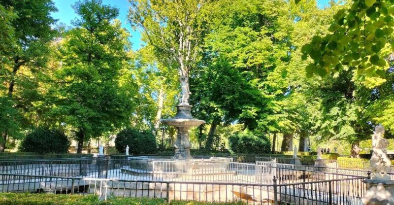 Aranjuez: City and Gardens Guided Walking Tour - Key Points