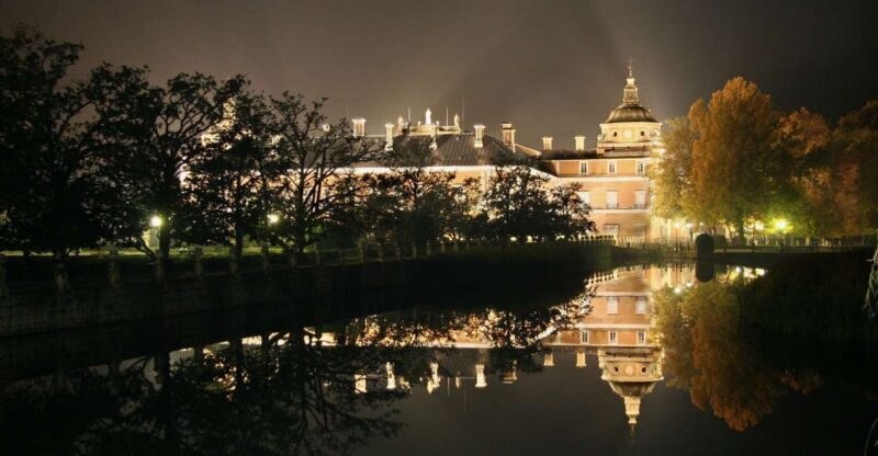 Aranjuez: Mystery and Legends Guided Nighttime Walking Tour - Why the Price is Just Right for the Experience