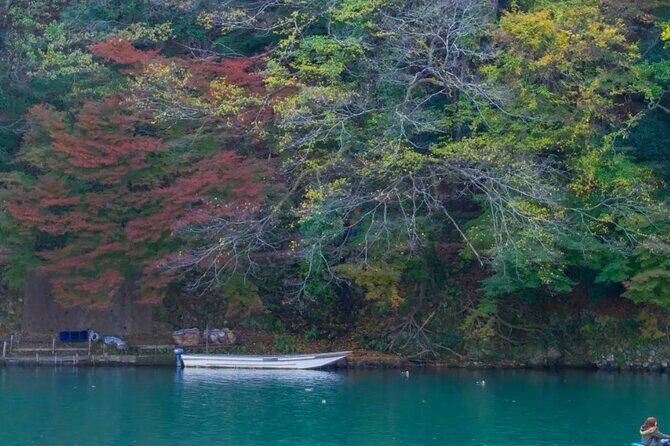 Arashiyama Autumn Leaves & Sanzen-in Temple Tour from Osaka/kyoto - What Travelers Are Saying