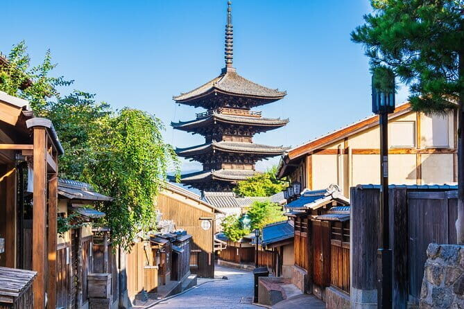 Arashiyama Sagano Romantic TrainFushimi Inari Taisha & Nara Park - Who Should Consider This Tour?