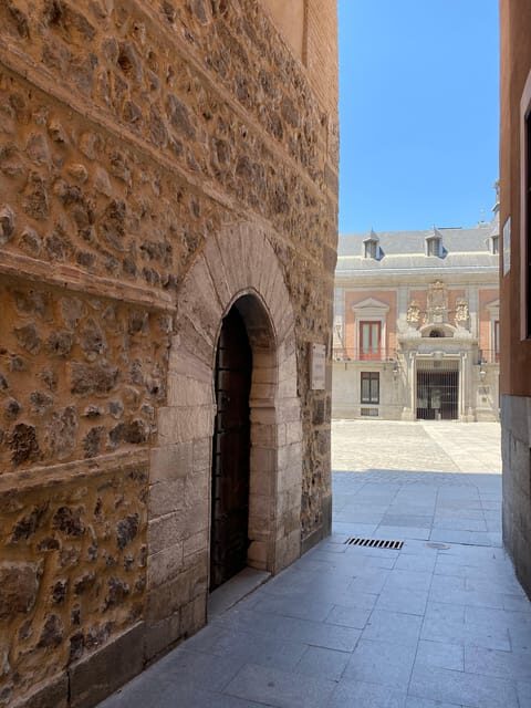 Architecture Tour: Old Historic Madrid with an architect - Key Points