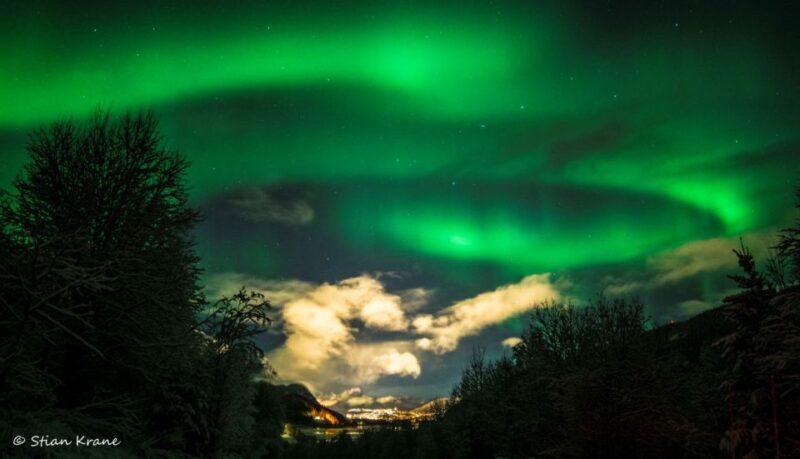 Arctic Adventure: Northern Lights Hunting with Snowmobiles - Practical Considerations