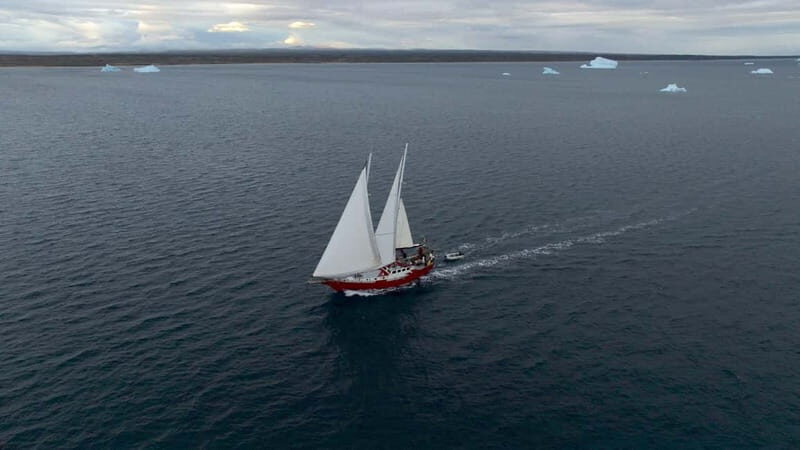 Arctic: Sailing Expedition Svalbard, Iceland, Greenland - An In-Depth Look at the Arctic Sailing Expedition