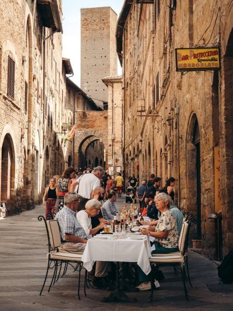 Arezzo: Guided Walking Tour with Basilica of San Francesco - Key Points