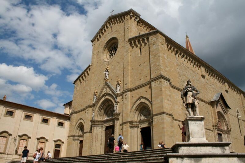 Arezzo: Guided Walking Tour with Basilica of San Francesco - Discovering Arezzo: A Journey Through Medieval Beauty and Artistic Heritage