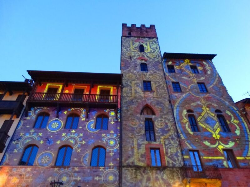 Arezzo: Guided Walking Tour with Piazza Grande - A Balanced Look at the Highlights