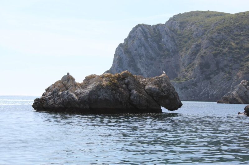 Arrábida Natural Park: sunset boat trip with regional drink. - FAQ