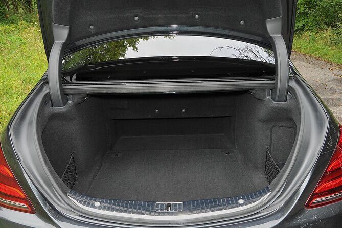 Arrival by Luxury Car from Heathrow Airport LHR to Central London - Details That Help You Visualize