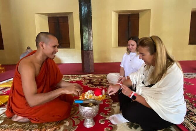 Arrival by Minivan or SUV from Siem Reap Airport REP to Siem Reap - Frequently Asked Questions